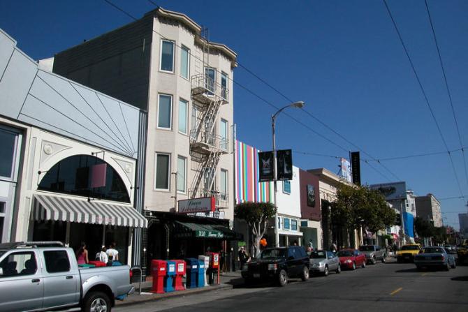 Chestnut Street in San Francisco | Visit A City