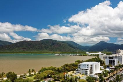 Cairns at a Glance | Visit A City