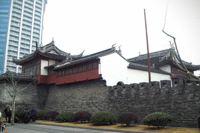 Shanghai Old City Wall and Dajing Ge Pavilion in Shanghai | Visit A City
