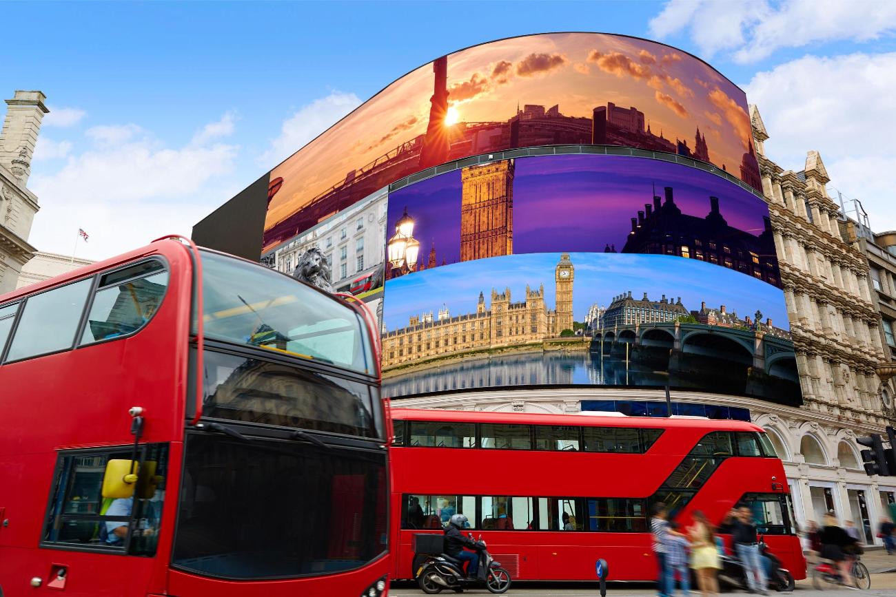 Piccadilly Square in London | Visit A City